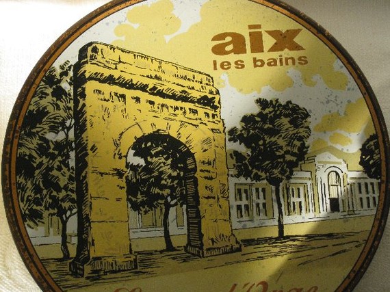 Vintage French Candy Tin Yellow And Black Details on Luulla